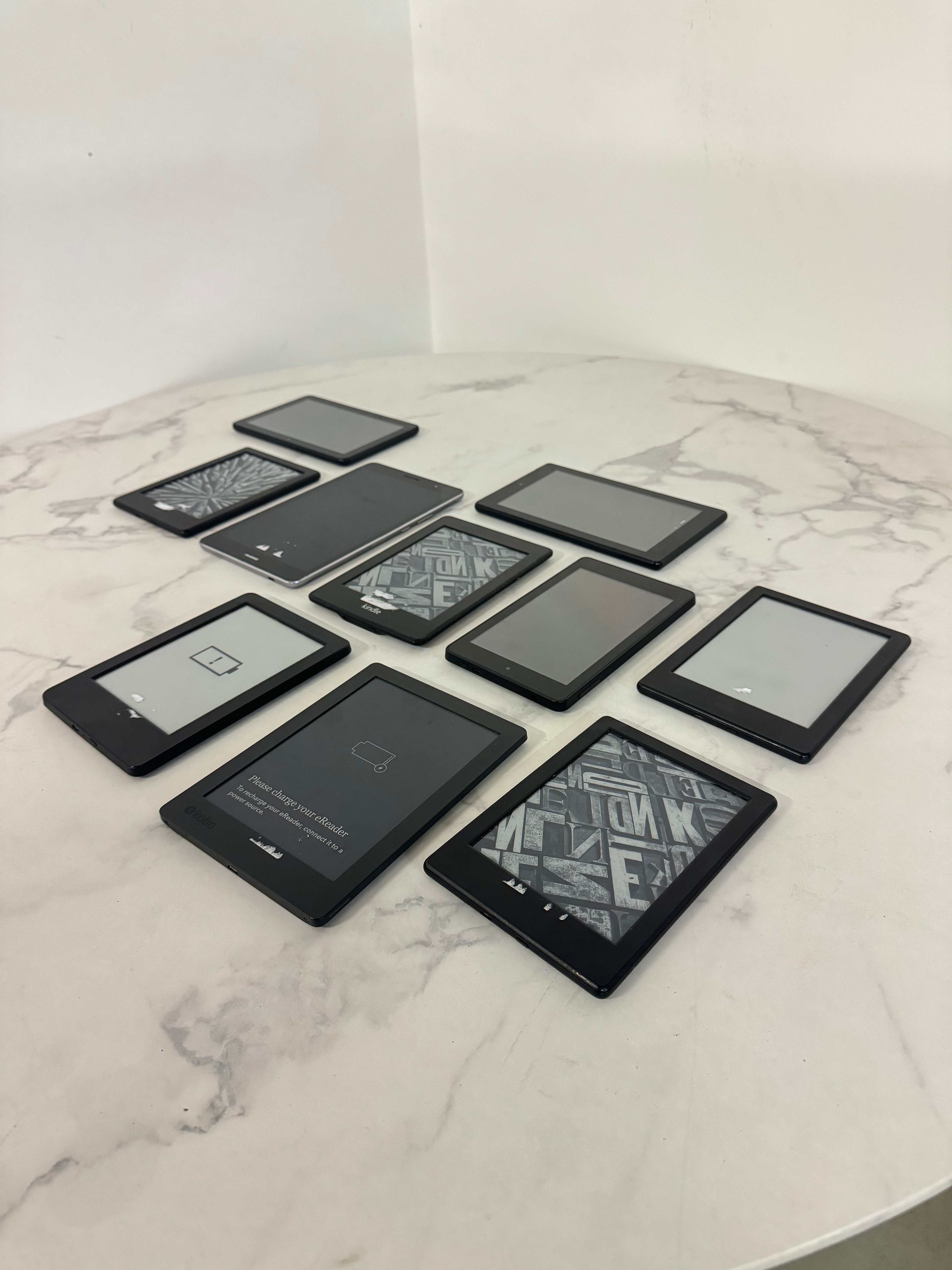 Lost Property Box of 10 Kindles / Tablets - Variety of Models – Seized